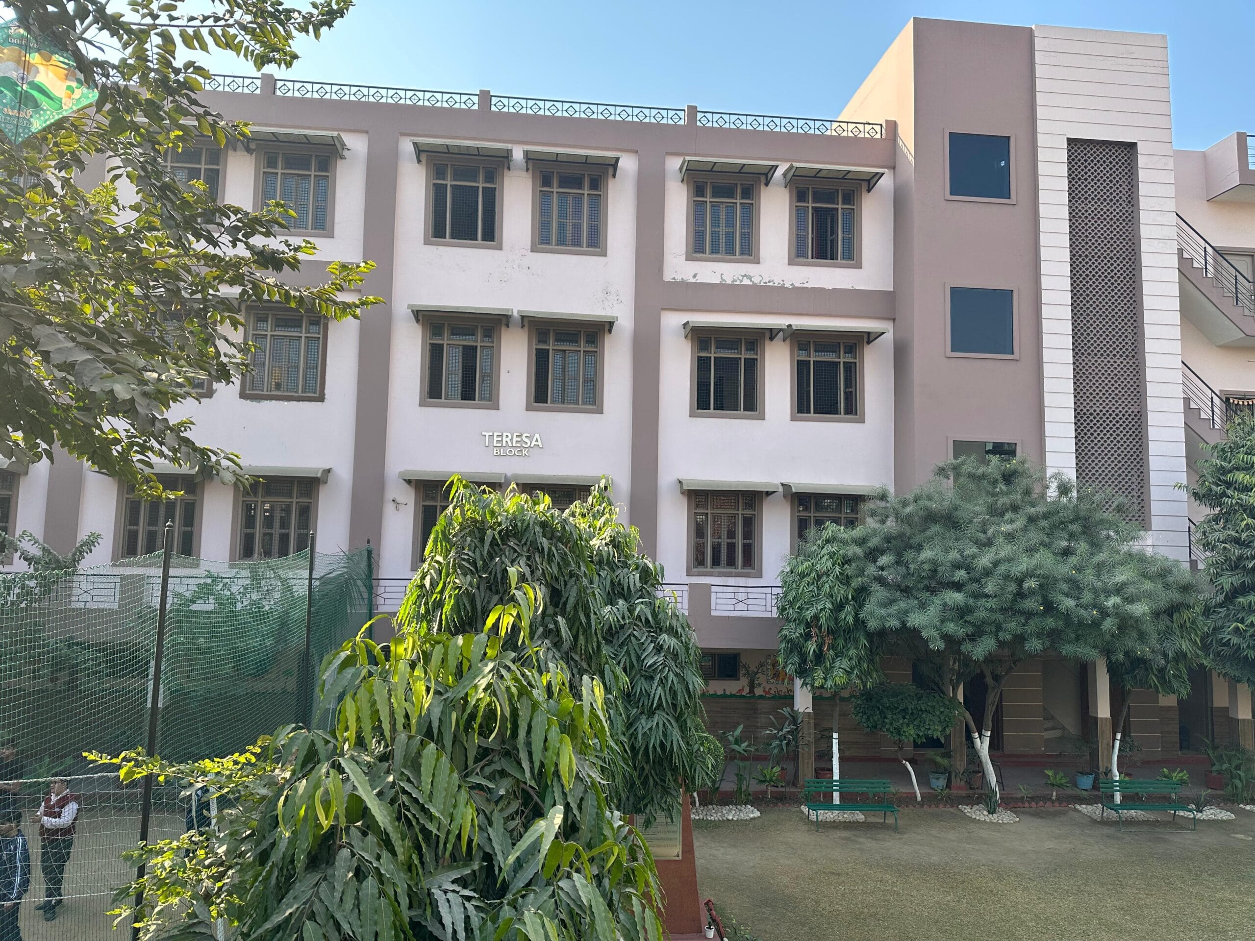 S D Memorial Sr. Sec. School